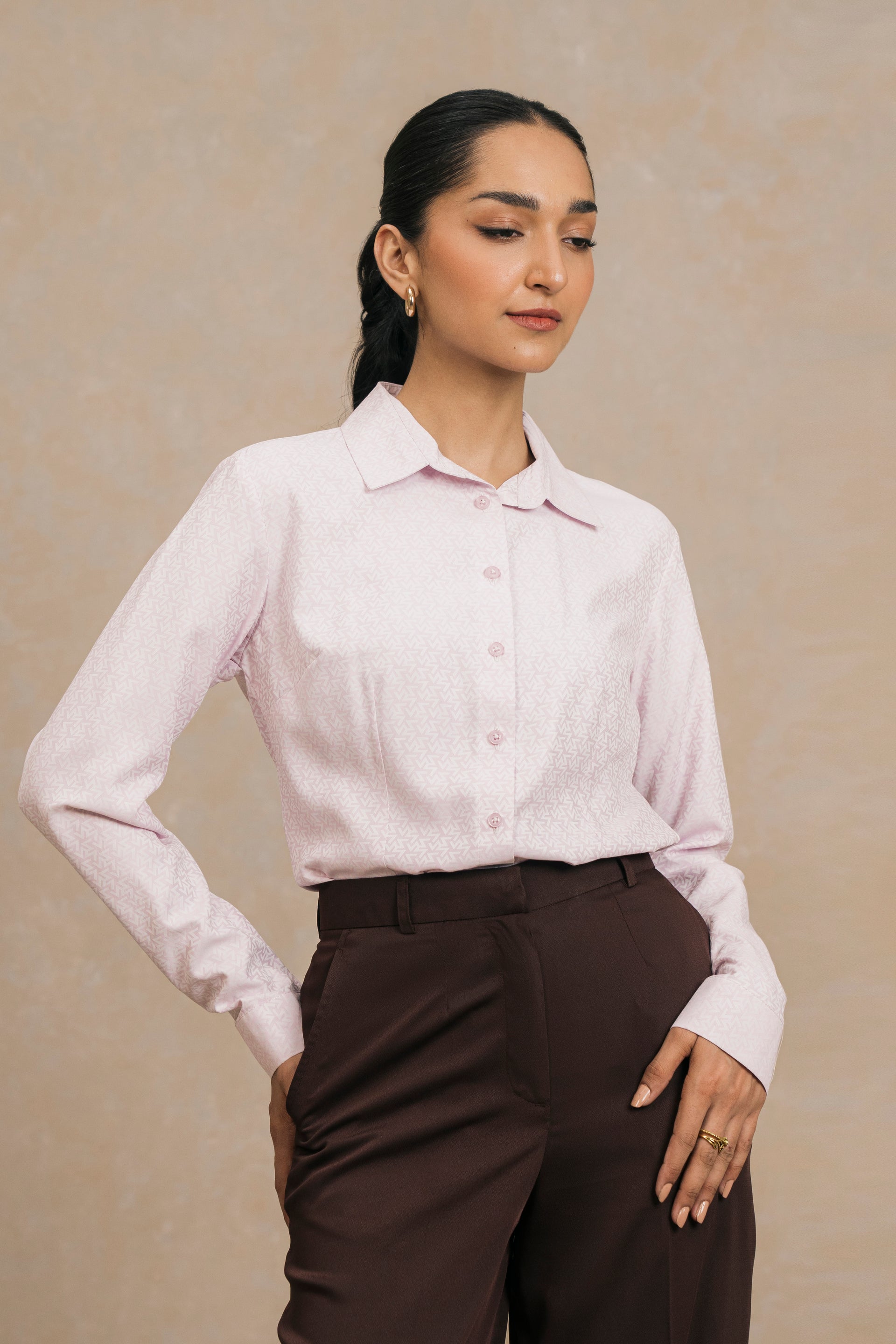 Pink Textured Slim Fit Shirt With Darts – BEIGE